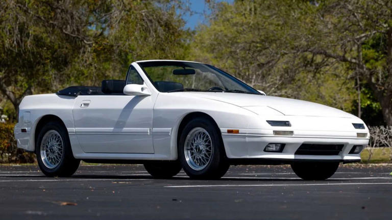 11 classic cars collectors are quietly buying