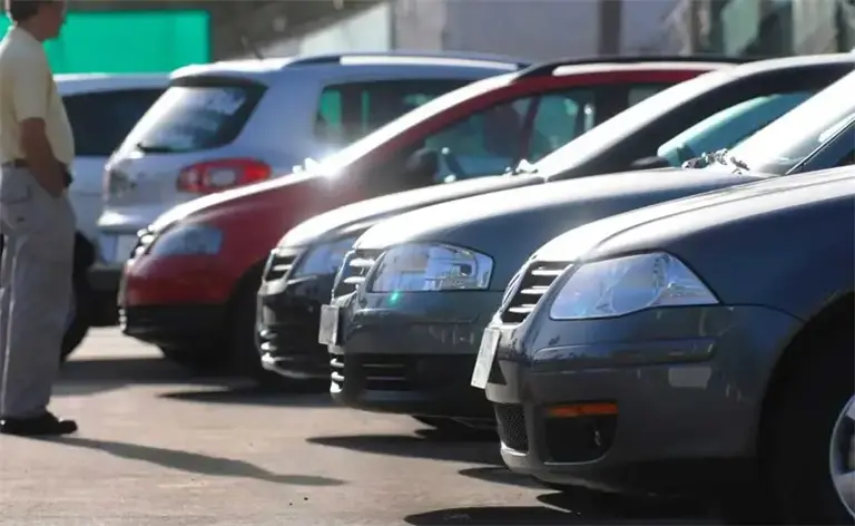 ¿De qué color es el coche que menos se roba en México? Estos autos son ...