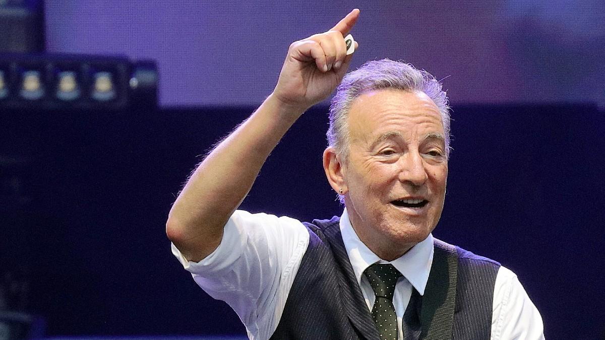 Bruce Springsteen and Chris Christie make amends after singer's brutal ...