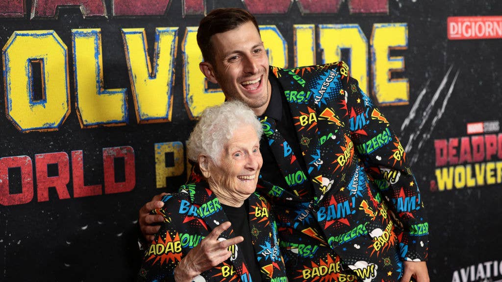 99-year-old granny sets world record for oldest crowd surfer at concert ...