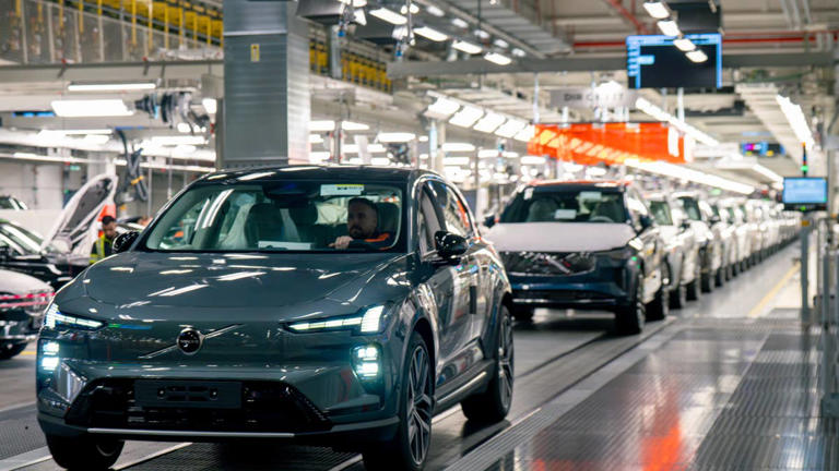 Volvo still sells gas cars, but it has no more combustion engine factories