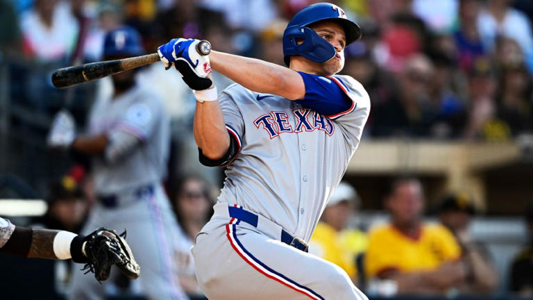 Rangers place struggling Corey Seager (back inflammation) on IL