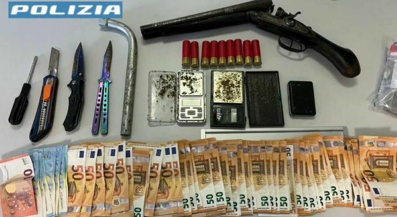Viavai sospetto, la soffiata dei residenti a Sappanico. Droga e fucile ...