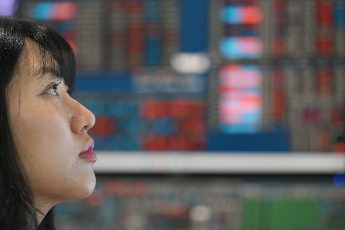 Asian shares trade mixed and Kospi falls nearly 4% as oil prices keep ...