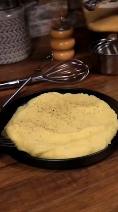 Creamy cheddar mashed potatoes the ultimate comfort side dish