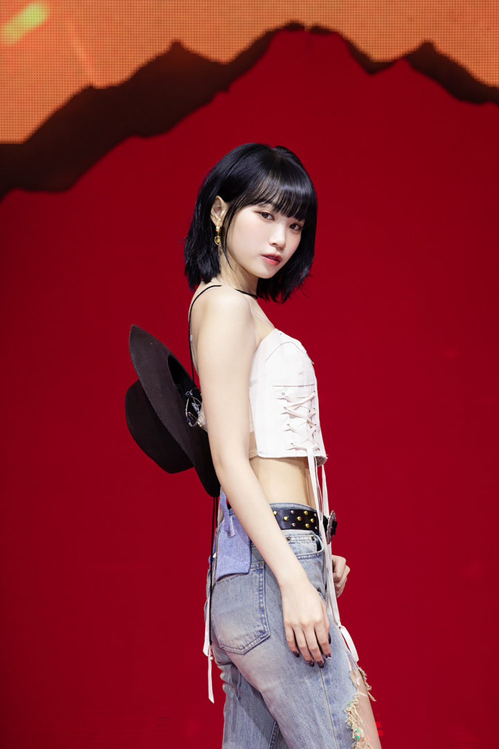 Was it a disaster foretold... Kim Chaewon of LE SSERAFIM suspends ...