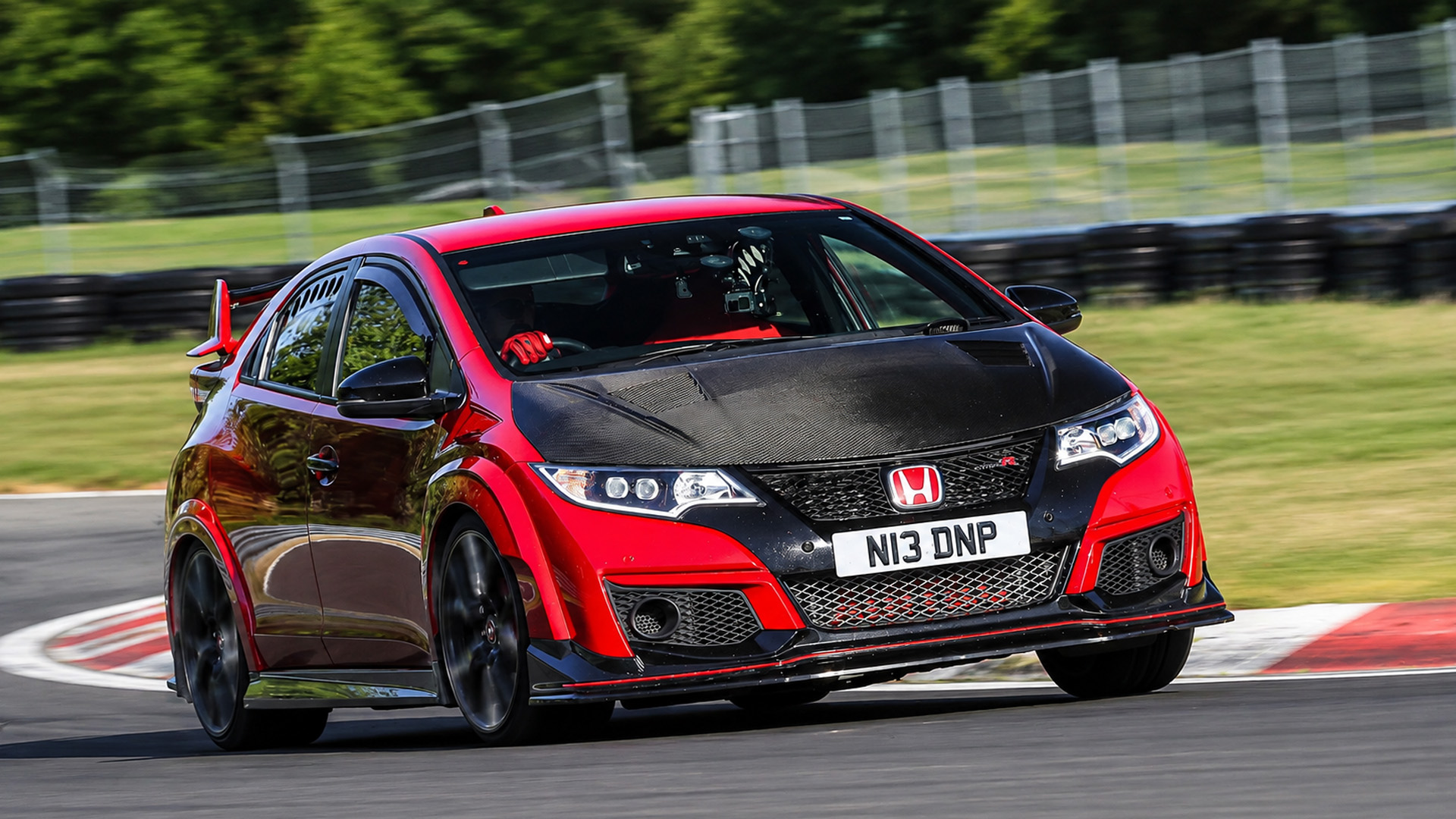 What happens when Honda Civic FK2 attacks the Nürburgring?
