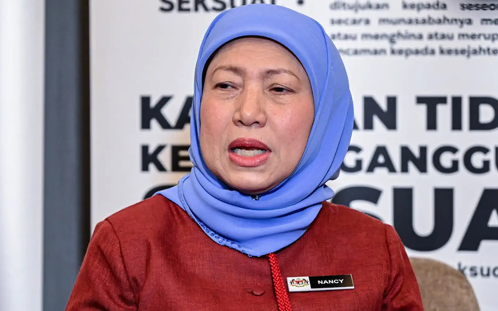 Nancy praises policewoman for reporting alleged sexual harassment