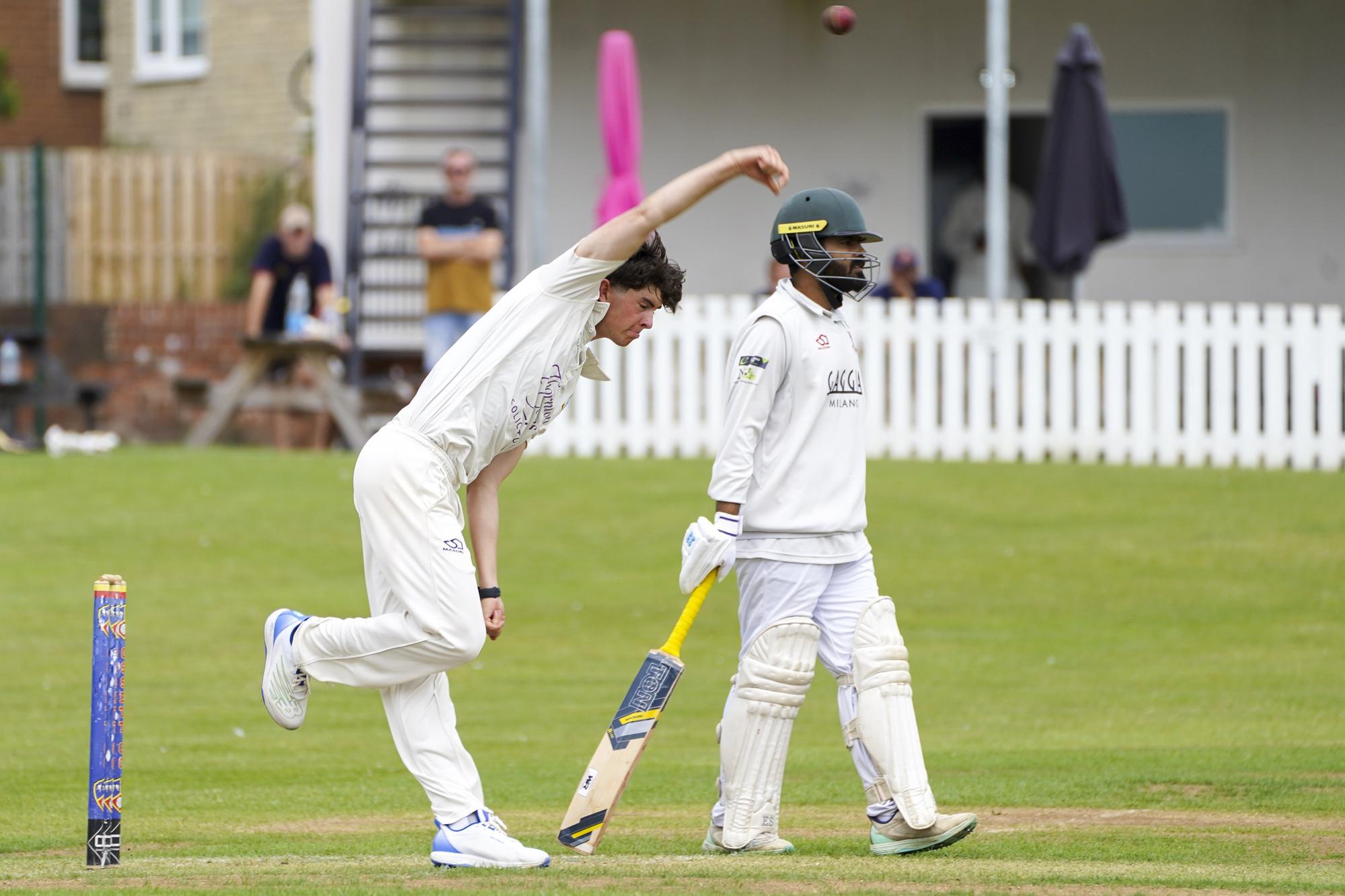 Woodlands and Cleckheaton breeze into Priestley Cup quarter-finals
