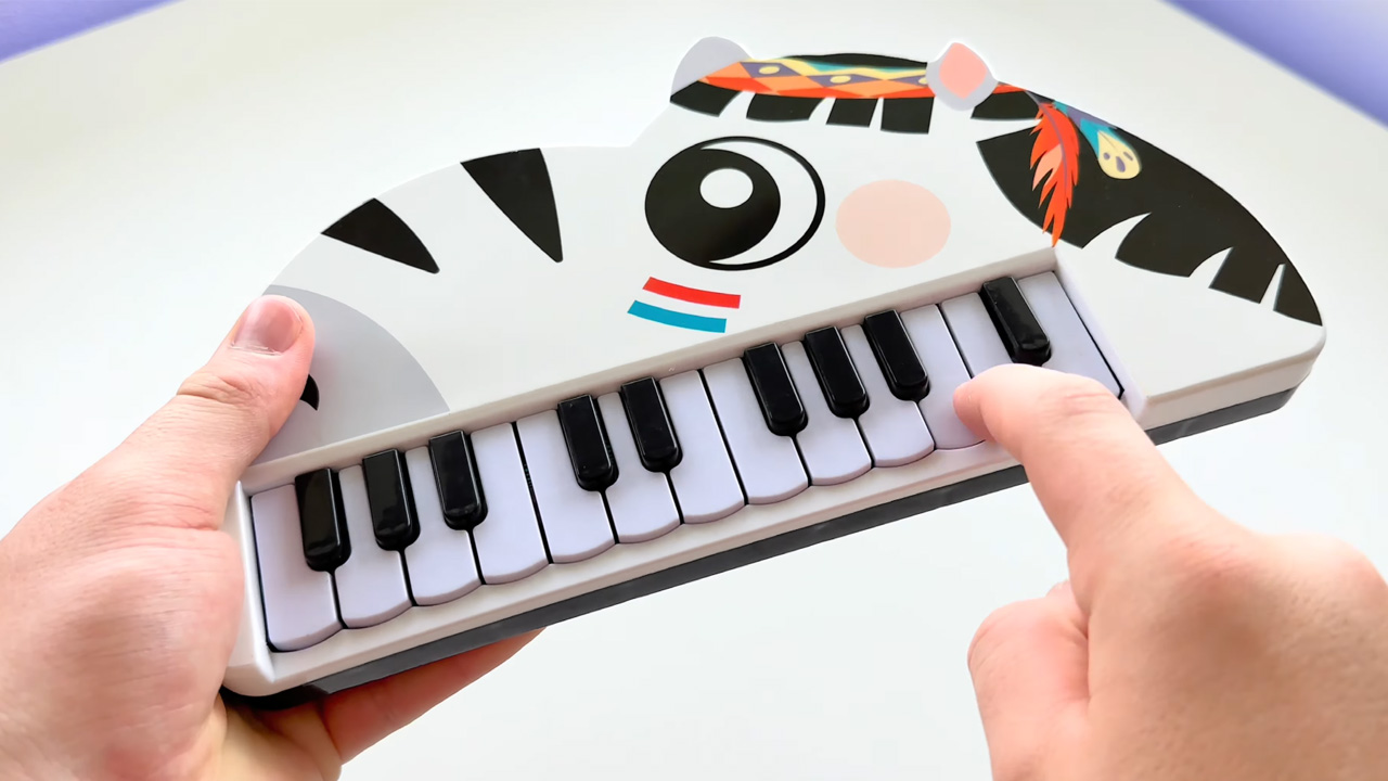 Kids piano unboxing: Zebra design sound & playability test