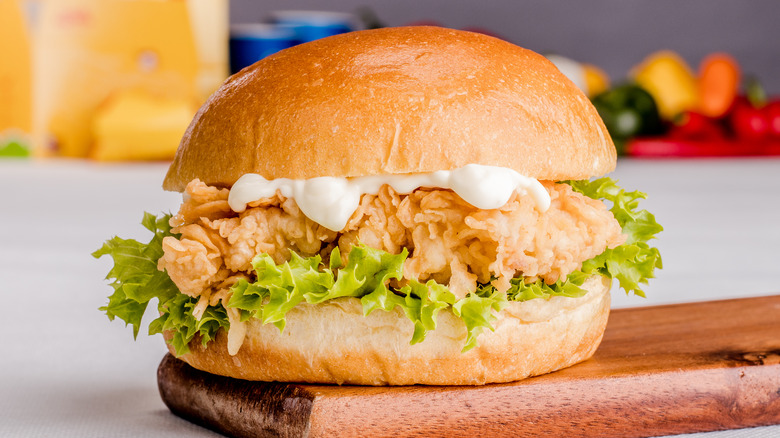 26 best toppings to add to your chicken sandwich