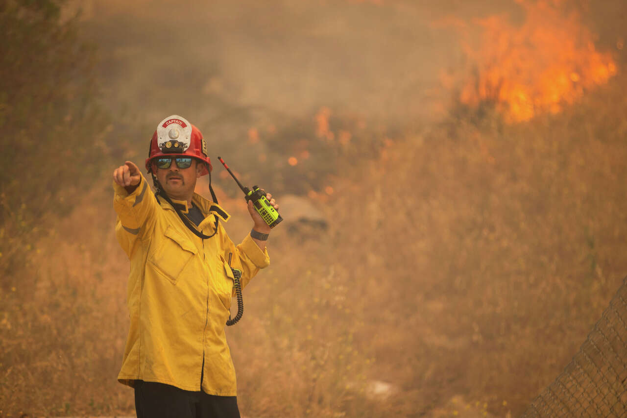 Sandy Fire forces mass evacuations in Southern California