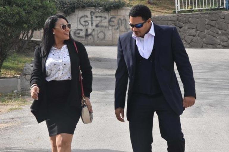 Garson olarak başladı, 9 alışveriş merkezi sahibi oldu! Sır İzmir'de ...