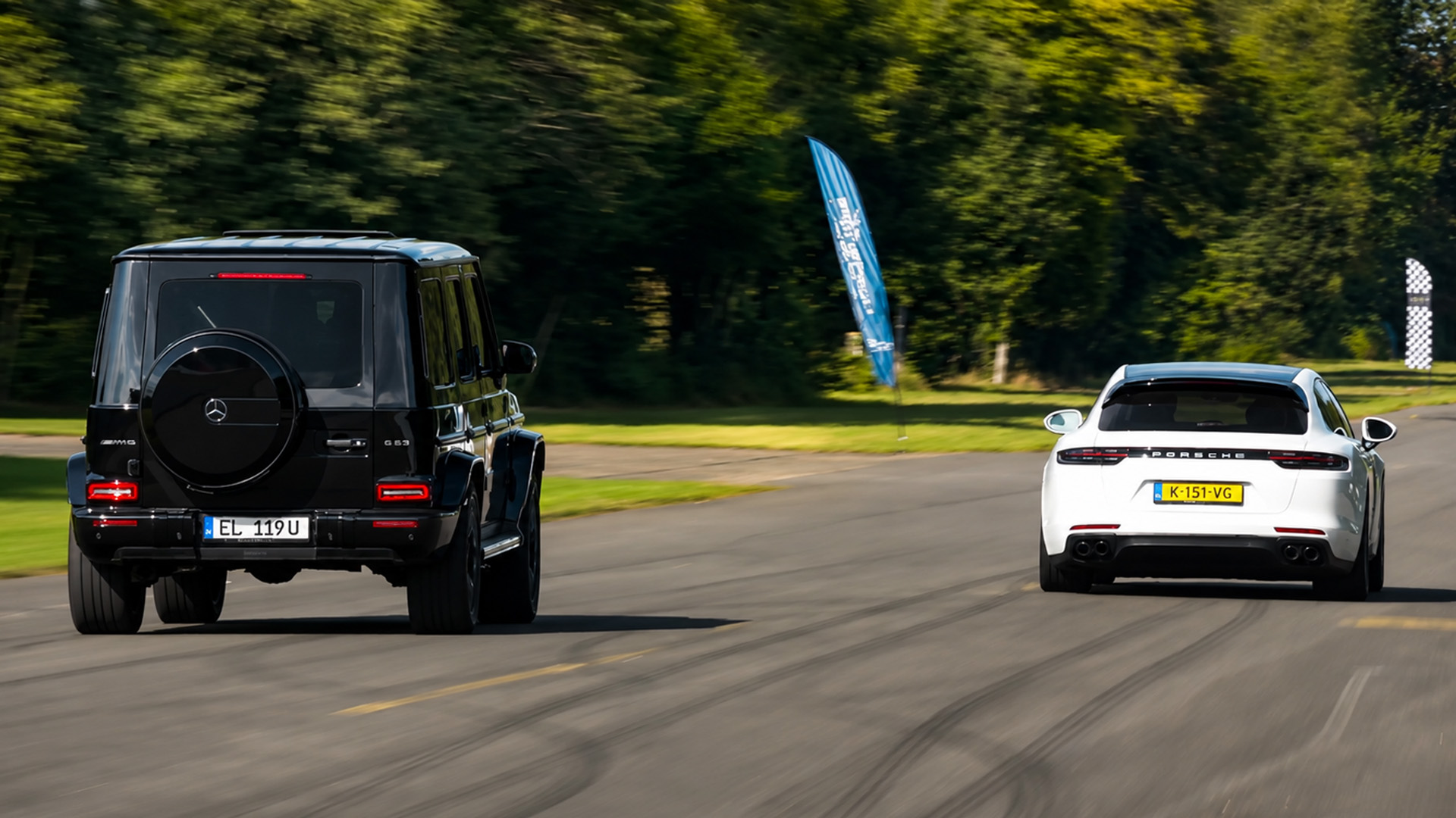 Mercedes-Benz G63 AMG chases Porsche Panamera speed