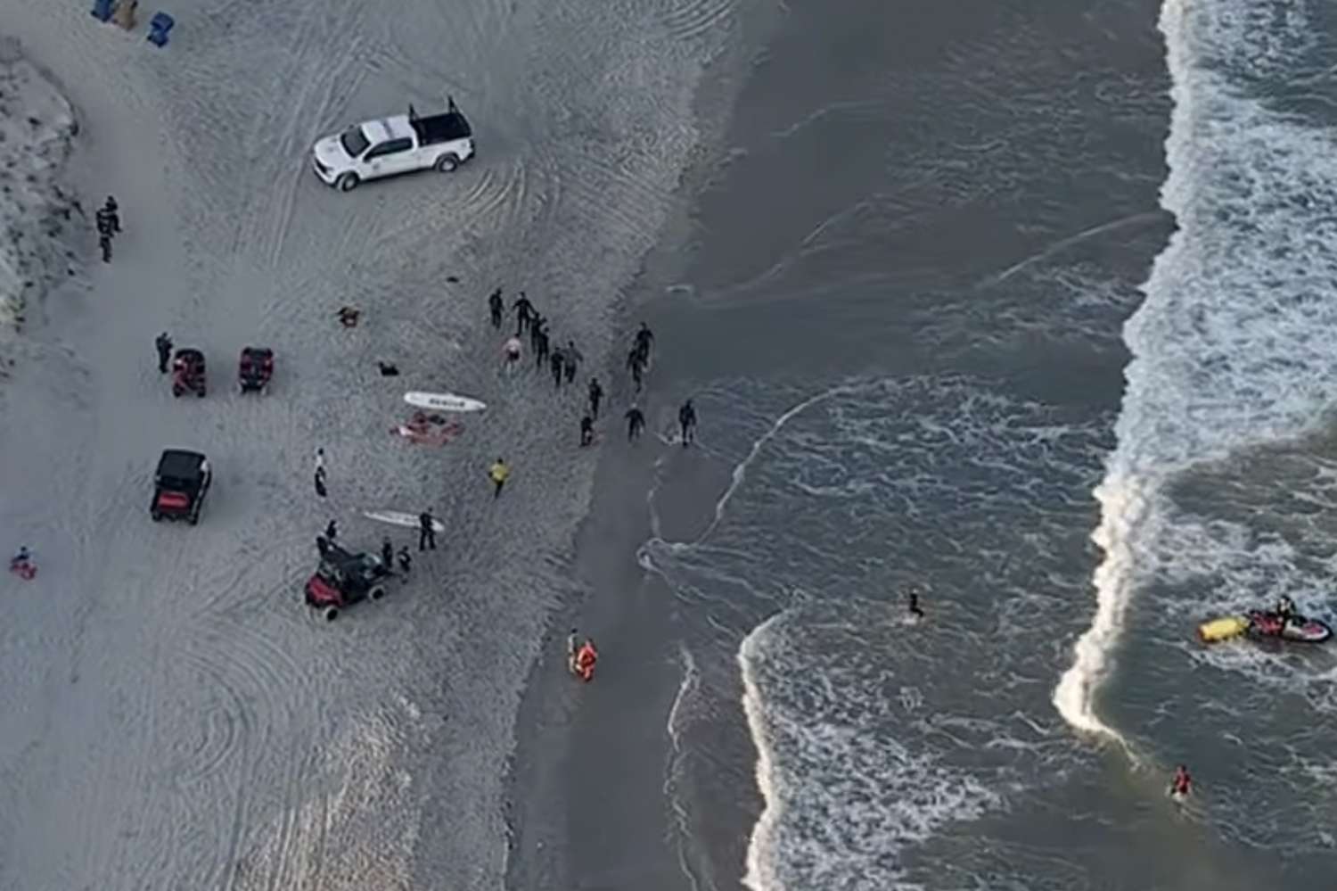 19-year-old man vanishes after being hit by wave while boogie boarding ...