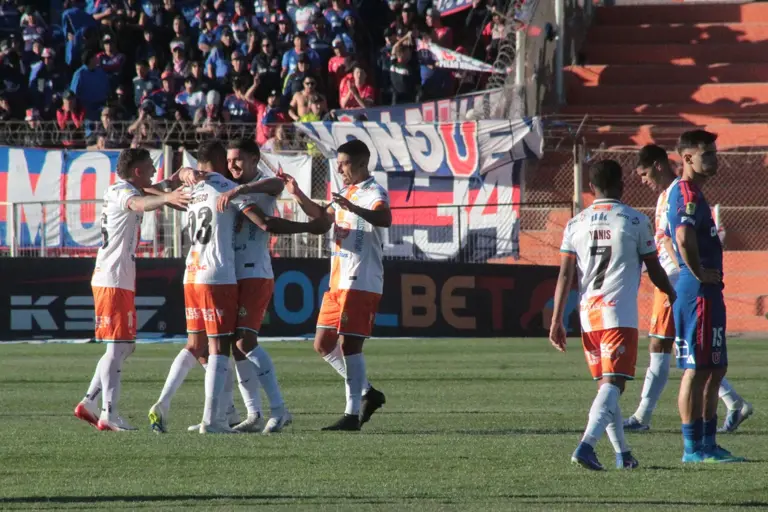 Claudio Bravo se une a Johnny Herrera y critica a Gabriel Castellón en ...