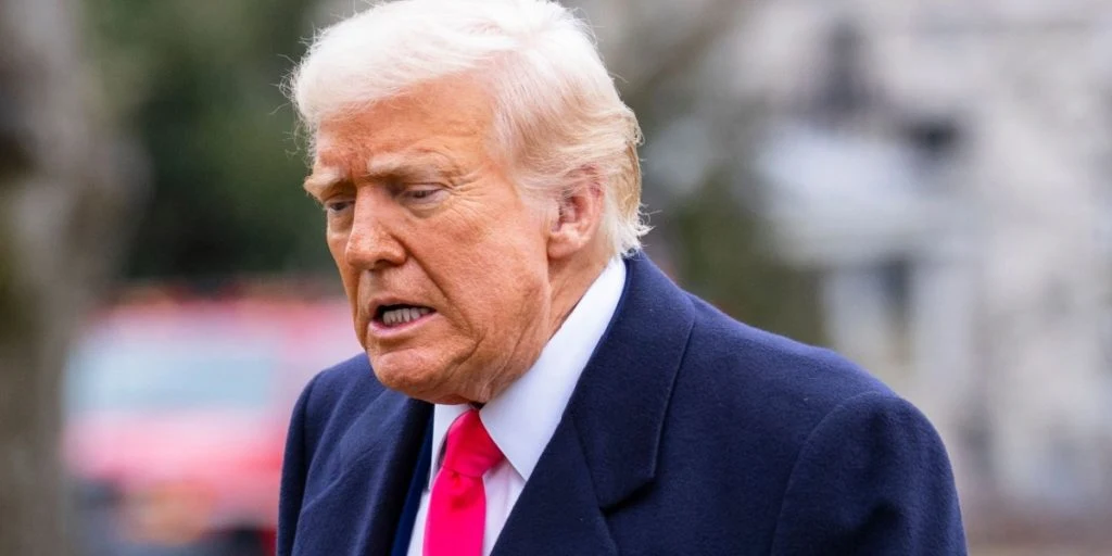 Trump rasar mot kvinnlig reporter i uppmärksammad Vita huset-konflikt