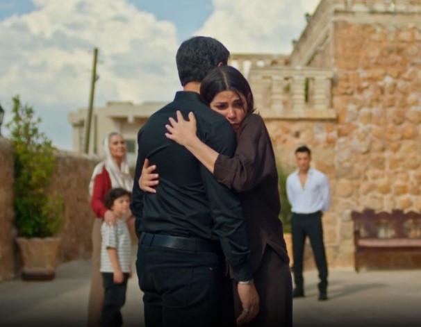 Cihan, Alya'nın ayaklarını yerden kesti!
