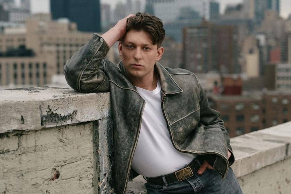 7 fakta keluarga Tom Francis, dari anak desa hingga kandidat James Bond