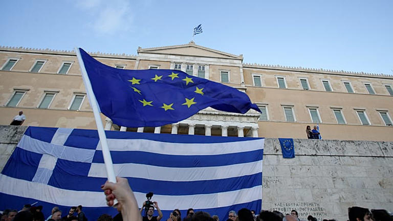 Greek stocks vs. Nasdaq 100: Which market won in the last 5 years?