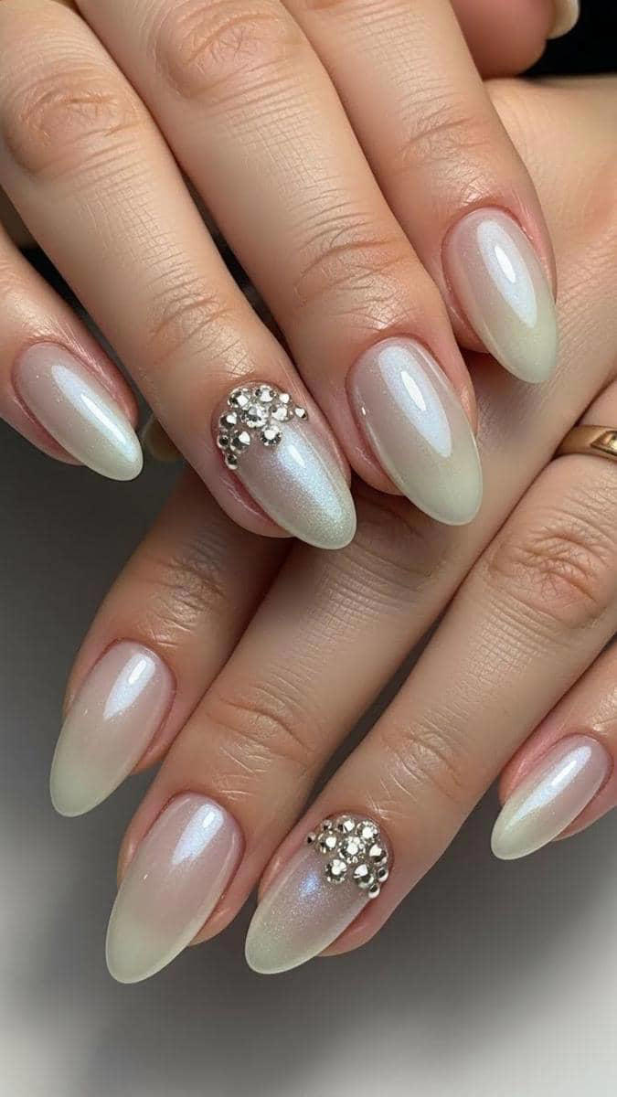 7 inspirasi nail art glazed donut yang manis dan kekinian
