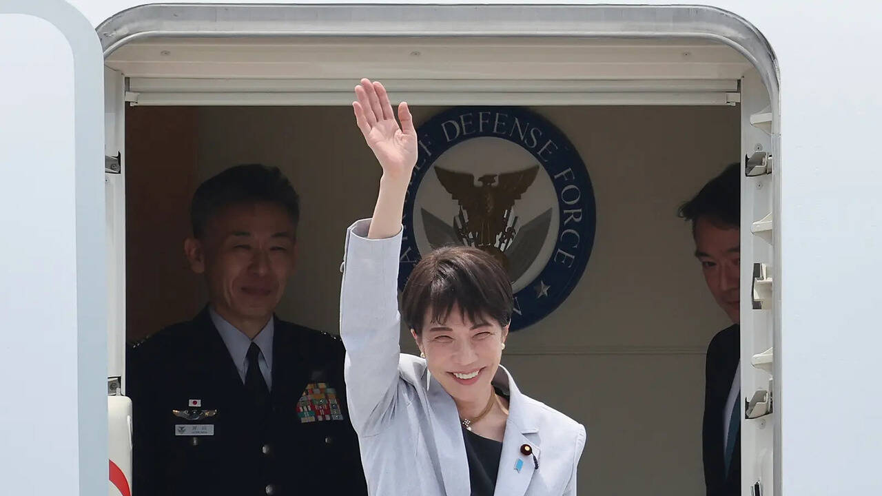 Japanese prime minister meets South Korean president in hometown summit