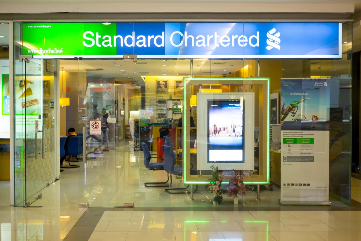 Standard Chartered to cut around 7,800 jobs amid increased AI use