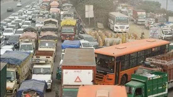 Delhi: Transport bodies threaten to go on strike from May 21 over hike ...