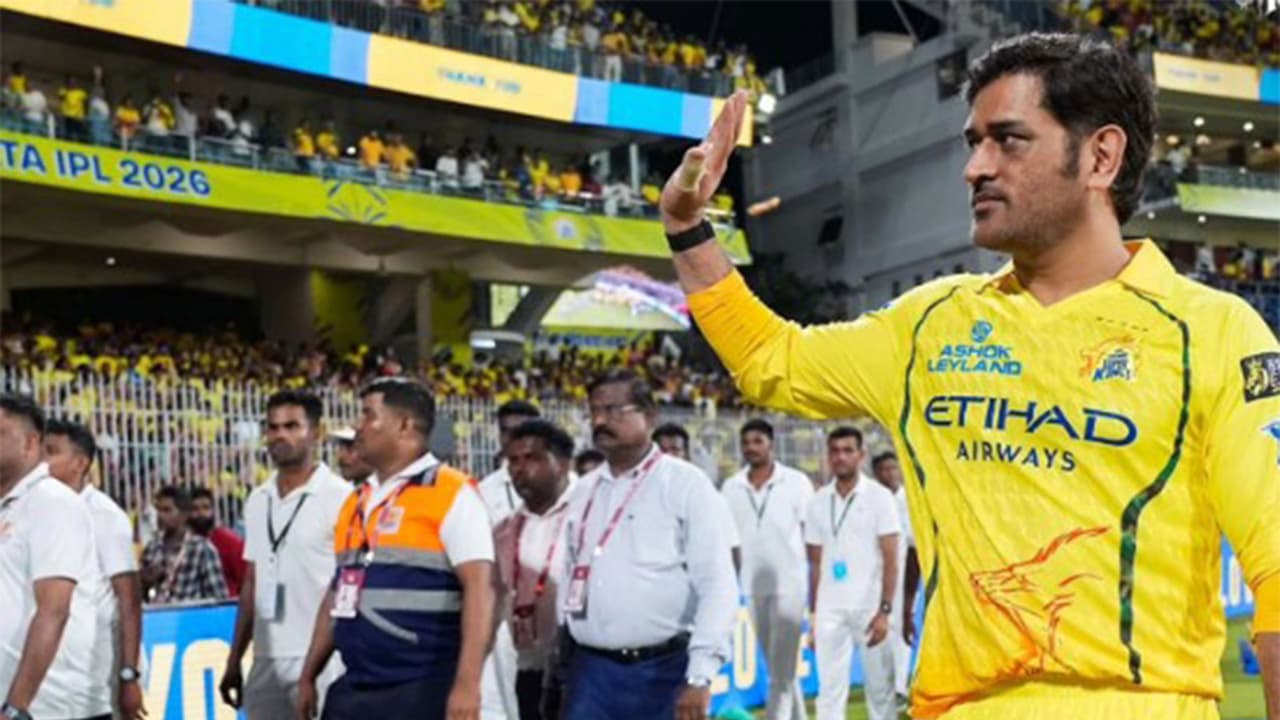 IPL 2026: Emotional fans cheer for MS Dhoni at Chepauk despite loss