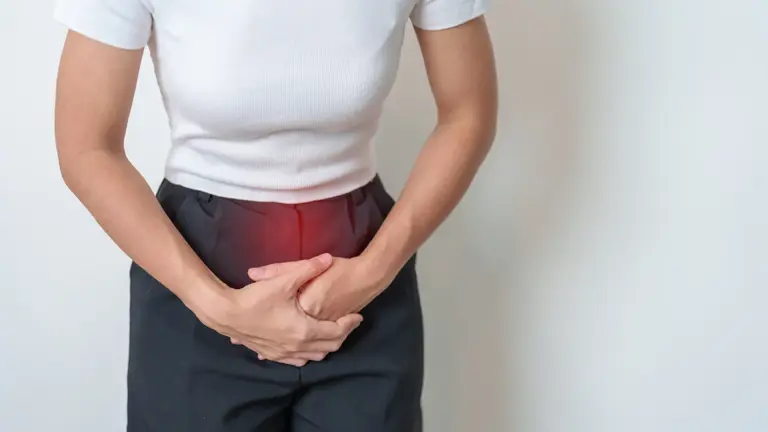 Cancro do ovário: Quatro sinais silenciosos que muitas mulheres ignoram