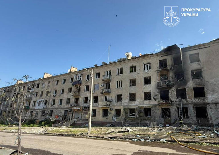 Russians hit Kramatorsk with guided aerial bomb: six injured – photos