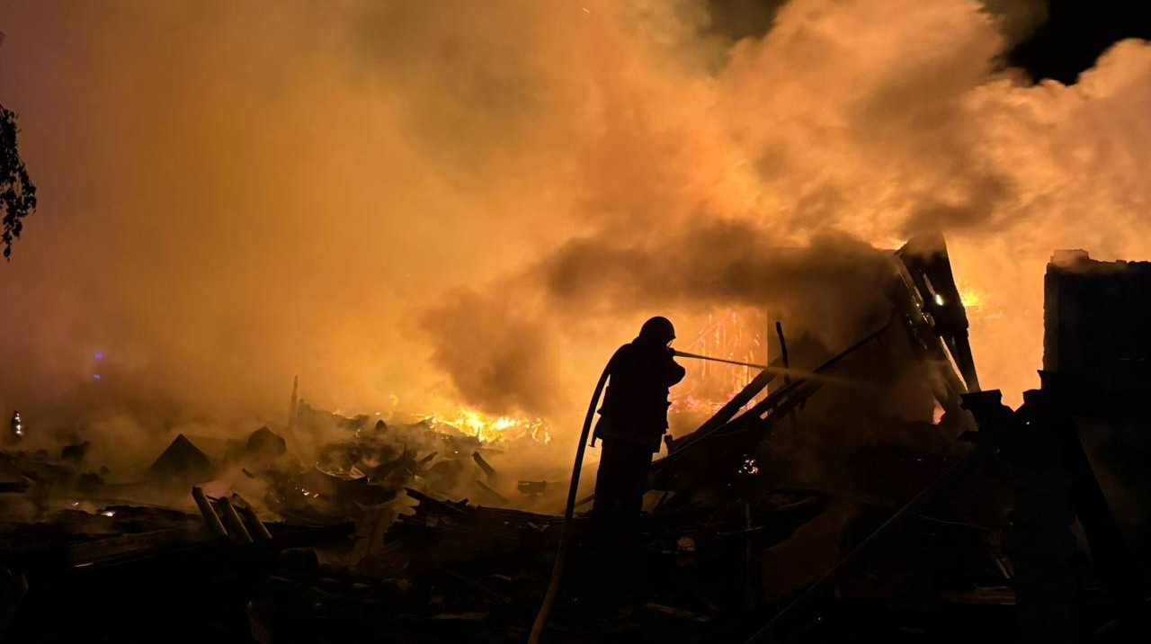 Russian drone attack hits Balakliia, setting building on fire – photo
