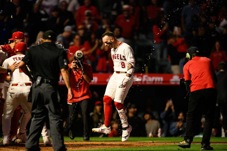 Ginn loses no-hitter in 9th and then the game when Neto's 2-run homer ...