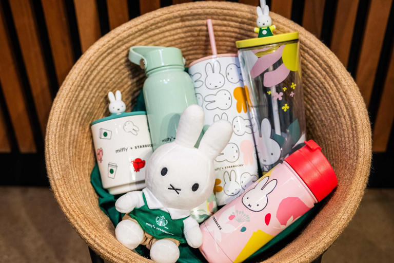 Starbuck's Next Hello Kitty-Level Collaboration Is Officially Here, And ...
