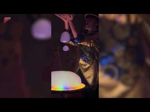 Amazing bubble show captivates everyone watching