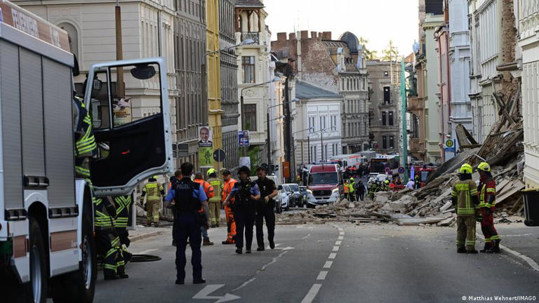 Germany news: Three missing after Görlitz house collapse