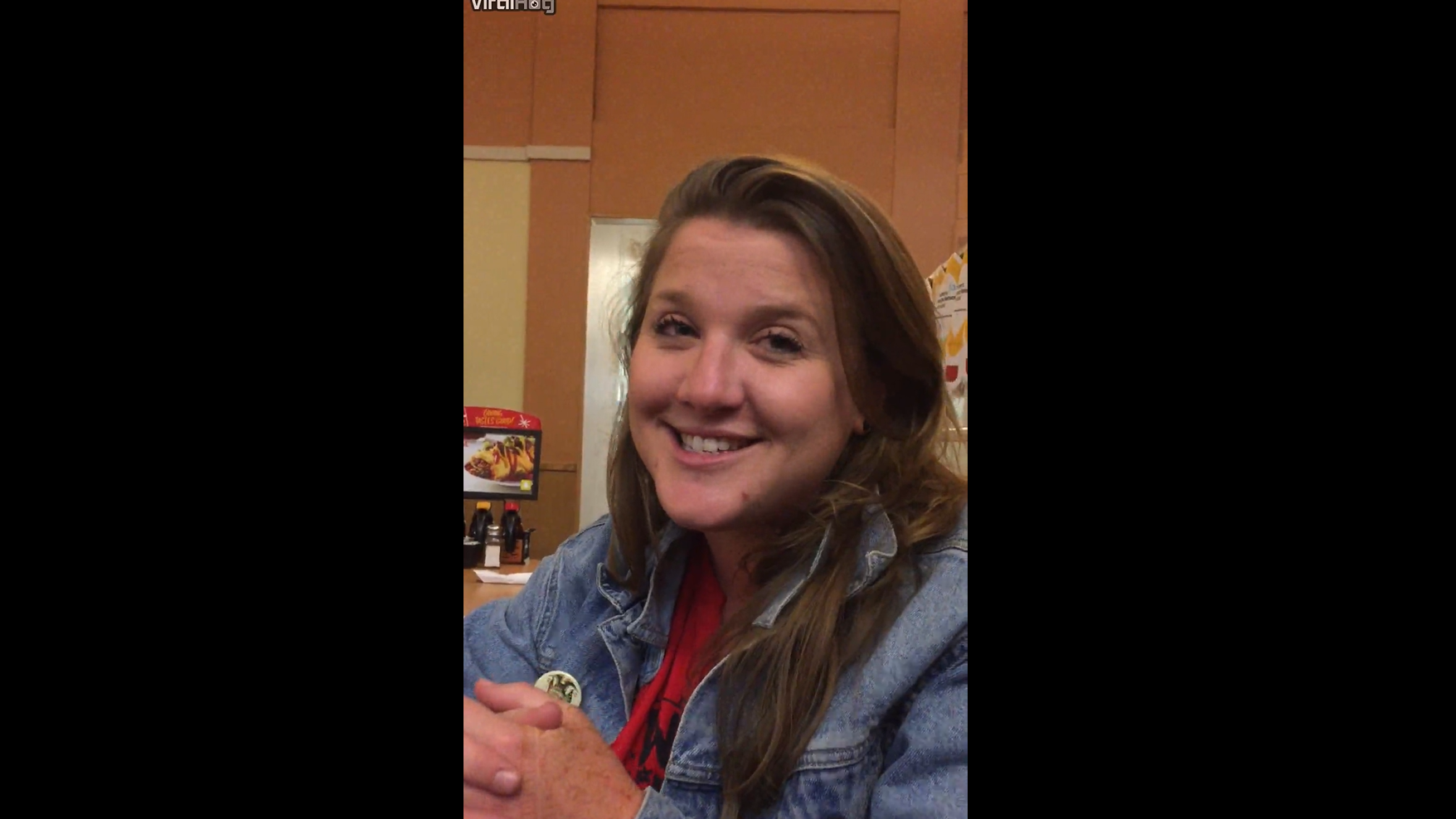 Drunk girls fight at IHOP