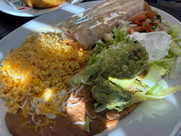 Rosarita's Mexican Cantina brings new flavors to Magnolia Ave. | Grub Scout