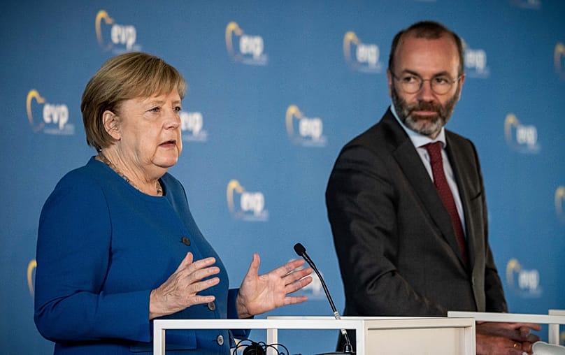L’UE salue Merkel, pilier face aux turbulences de l’ère Trump
