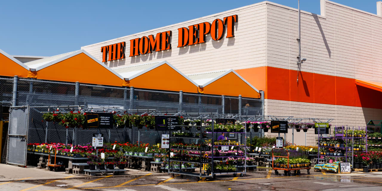 Home Depot’s stock turns lower as a sales miss offsets a mildly ...