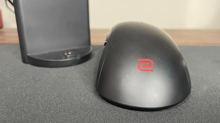 I prefer this plug-n-play Zowie mouse even to ones that are objectively ...