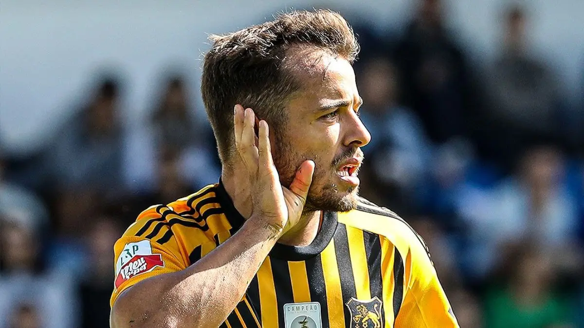 Intip potensi deal transfer Persebaya Surabaya! 12 rumor era Bernardo ...