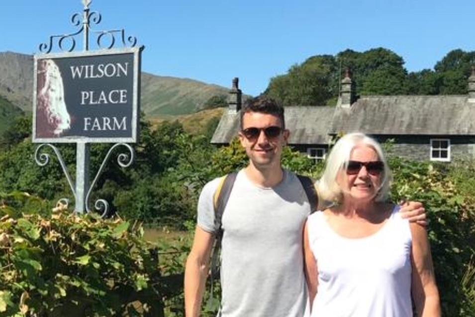 Son runs length of Scotland to thank Strathcarron Hospice for late mum ...