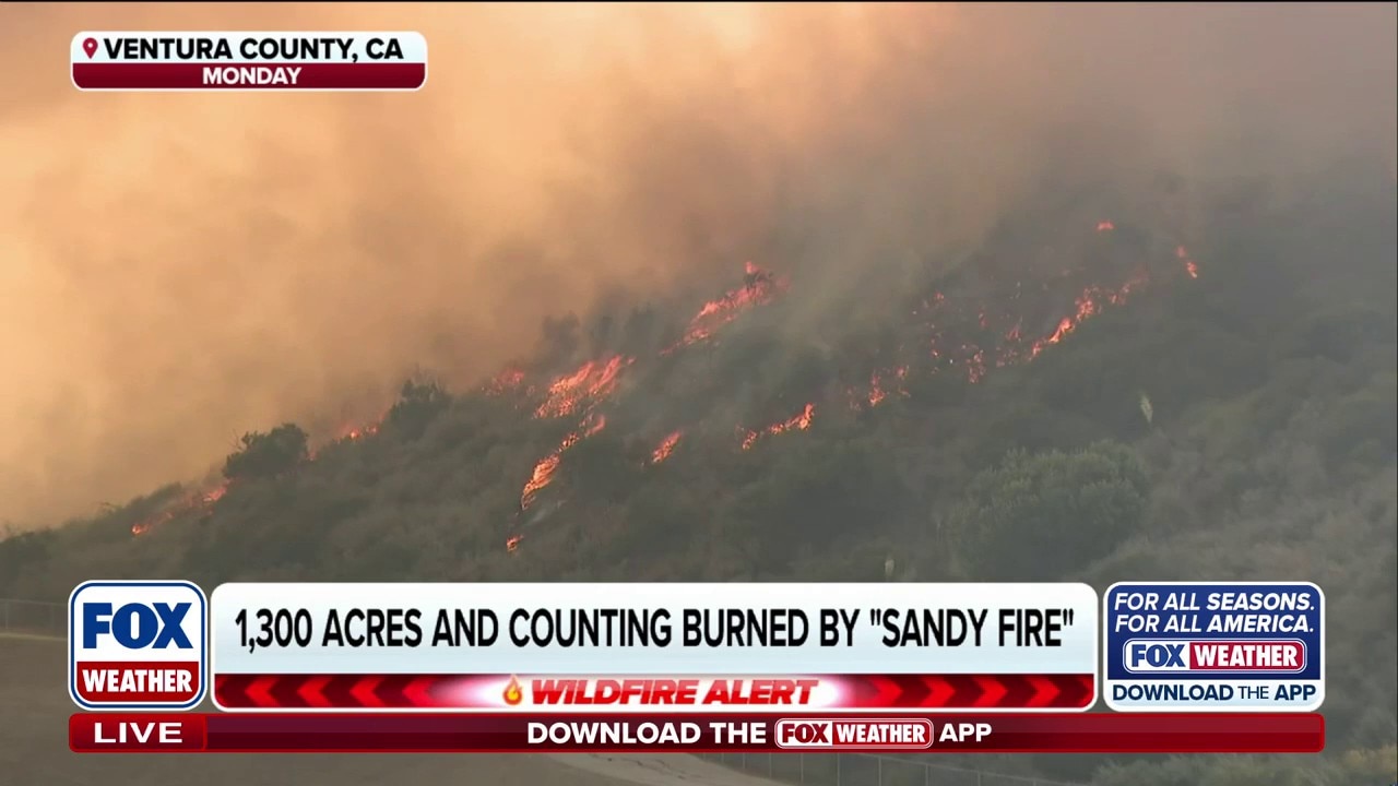 Sandy fire outside Los Angeles forces thousands to evacuate