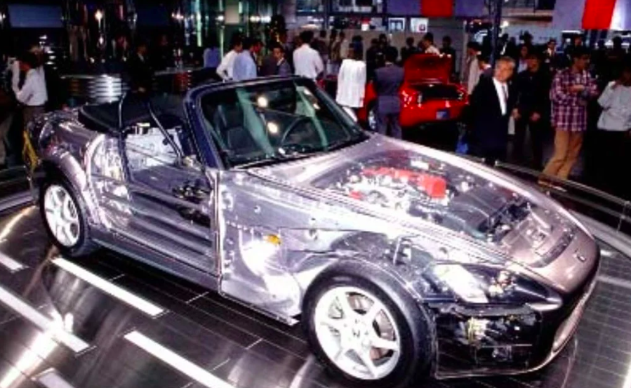 Honda invente une carrosserie transparente afin de montrer l'ingénierie ...