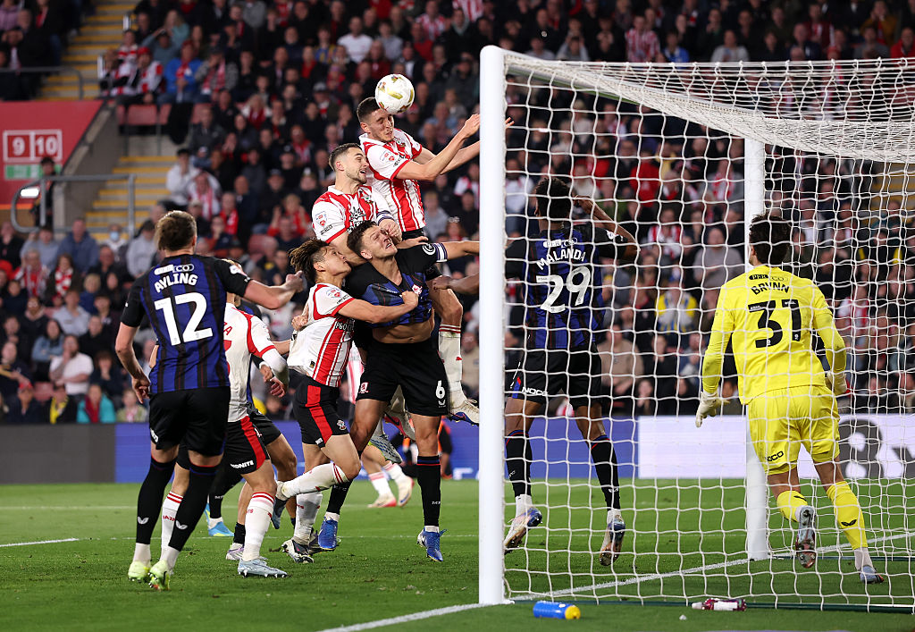 Ex-Sunderland striker and 43-year-old ex-Cats goalkeeper named in ...