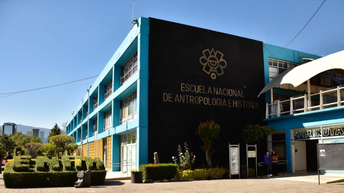 Títulos y cédulas pendientes desde 2024 provocan crisis en graduados de ...