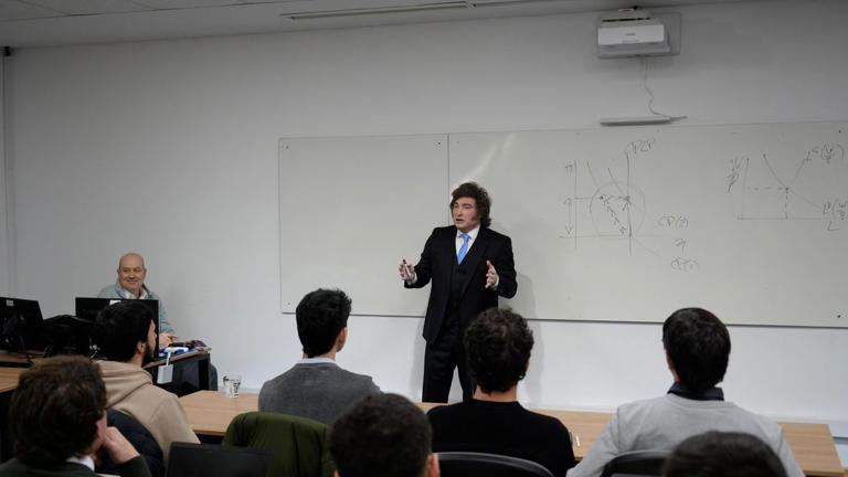 Javier Milei expuso sobre economía y empleo en un evento en el MALBA