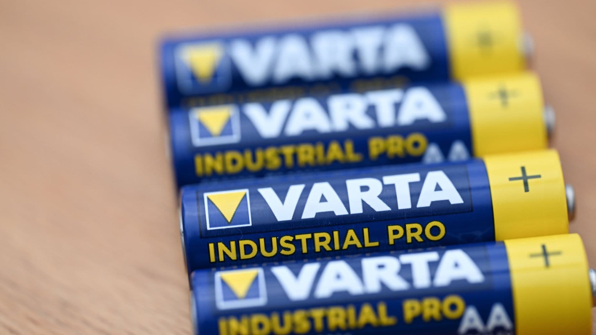 Varta schließt Werk: Batteriehersteller verliert Großkunden und ...