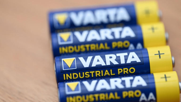 Varta schließt Werk: Batteriehersteller verliert Großkunden und ...